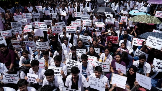 Kolkata rape-murder: 'Transfer' of 42 Bengal doctors sparks row, BJP ...