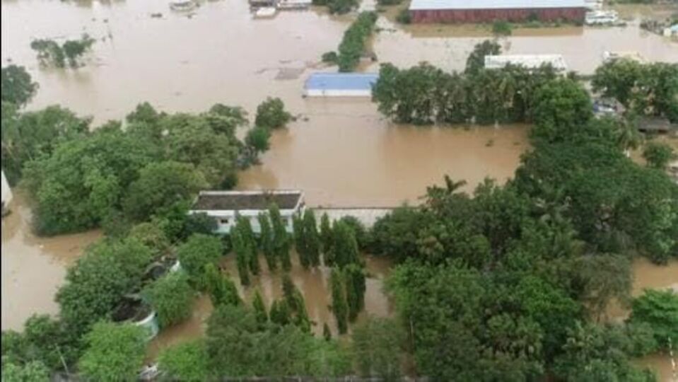 AP Floods: ಭೀಕರ ಪ್ರವಾಹಕ್ಕೆ ಆಂಧ್ರಪ್ರದೇಶ ತತ್ತರ: ಸಂಕಷ್ಟದಲ್ಲಿ 20 ಲಕ್ಷ ಜನರು