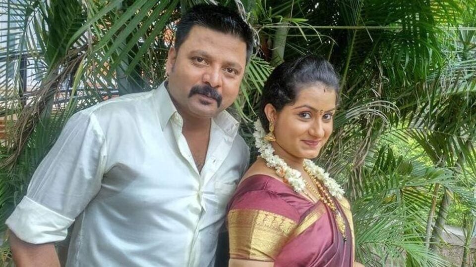 Mandya Ravi Death: 'Hi ಗಂಡ ಹೇಗಿದೀರ ಎಂದು ಇನ್ನು ಯಾರನ್ನು ಕರೆಯಲಿ?'; ಮಂಡ್ಯ ...