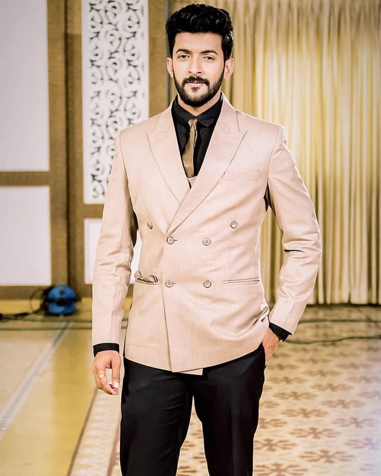 Paru Actor Sharath: ಮೊದಲ ಧಾರಾವಾಹಿಯಲ್ಲೇ ಹೆಂಗಳೆಯರ ಮನಗೆದ್ದ 'ಪಾರು' ಯಜಮಾನ್ರು ...