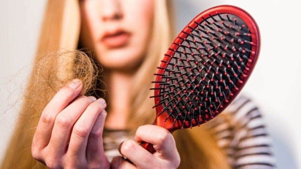 Tips to manage hair fall: ಕೂದಲು ಉದುರುತ್ತಿದೆಯೇ? ತಜ್ಞರು ನೀಡಿದ ಈ ಟಿಪ್ಸ್ ...