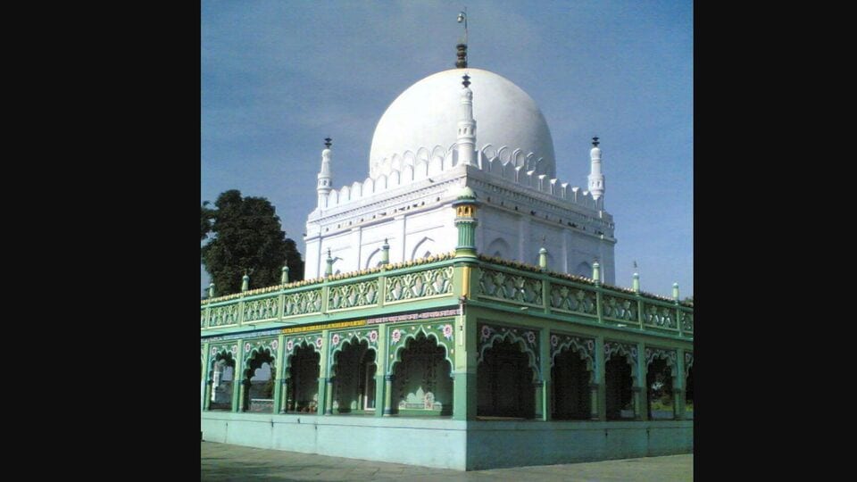 Ladle Mashak Dargah: ಕಲಬುರಗಿಯ ದರ್ಗಾದೊಳಗೆ ಇಂದು ಶಿವರಾತ್ರಿ ಆಚರಣೆ, ಸಾವಿರಾರು ...