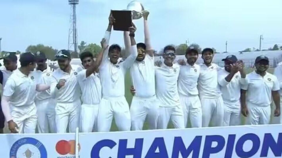 Irani Cup: ಕನ್ನಡಿಗ ಮಯಾಂಕ್ ತಂಡಕ್ಕೆ ಇರಾನಿ ಕಪ್.. ಮಾಜಿ ರಣಜಿ ಚಾಂಪಿಯನ್ ಗೆ ...