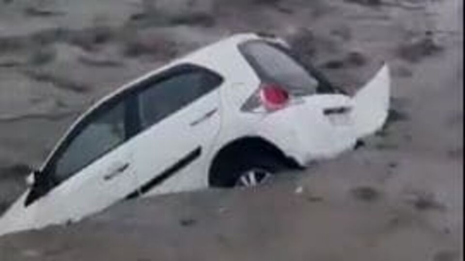 Car swept away: ಹಿಮಾಚಲ ಪ್ರದೇಶದಲ್ಲಿ ಮಳೆಯ ರೌದ್ರಾವತಾರ, ಭೂಕುಸಿತ; ಬಿಯಾಸ್ ...