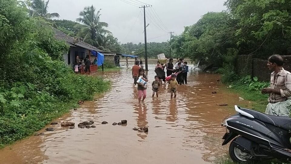 Monsoon Effect: ಮಾನ್ಸೂನ್‌ ಮಳೆಯಲ್ಲಿ ಮಿಂದೆದ್ದ ಕರ್ನಾಟಕ ಕರಾವಳಿ : ಅಲ್ಲಲ್ಲಿ ...