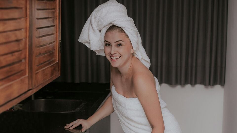 Astro Tips: ಸ್ನಾನಕ್ಕೂ ವಾಸ್ತುವಿಗೂ ಇದೆ ಸಂಬಂಧ; ಮನೆಯಲ್ಲಿ ಜಳಕದ ನಂತರ ನೀವು ...