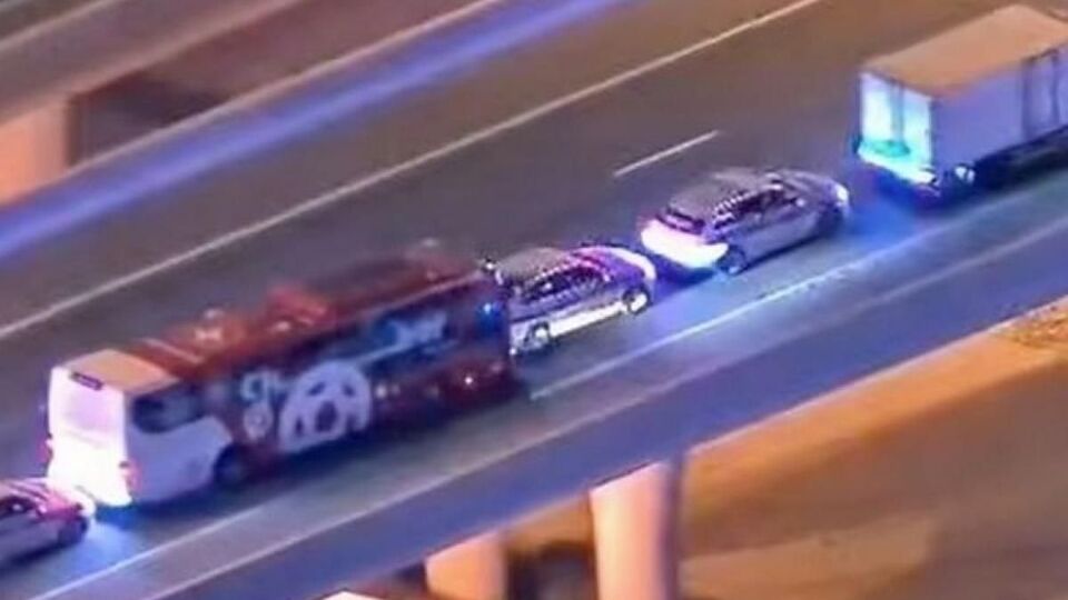 FIFA WC: सामन्यापूर्वी विचित्र अपघात, खेळाडूंना घेऊन जाणारी बस ...