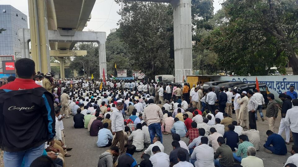Pune rickshaw band : रिक्षा चालकांचा आरटीओ कार्यालयासमोर चक्काजाम ...