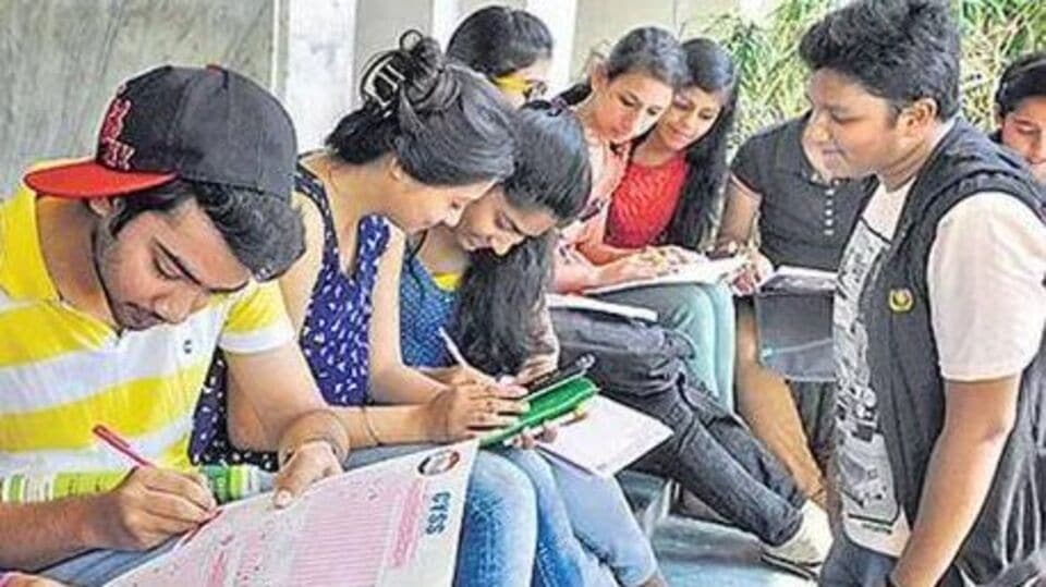 MPSC Students Protest : एमपीएससीचे विद्यार्थी रस्त्यावर, नवा परीक्षा ...