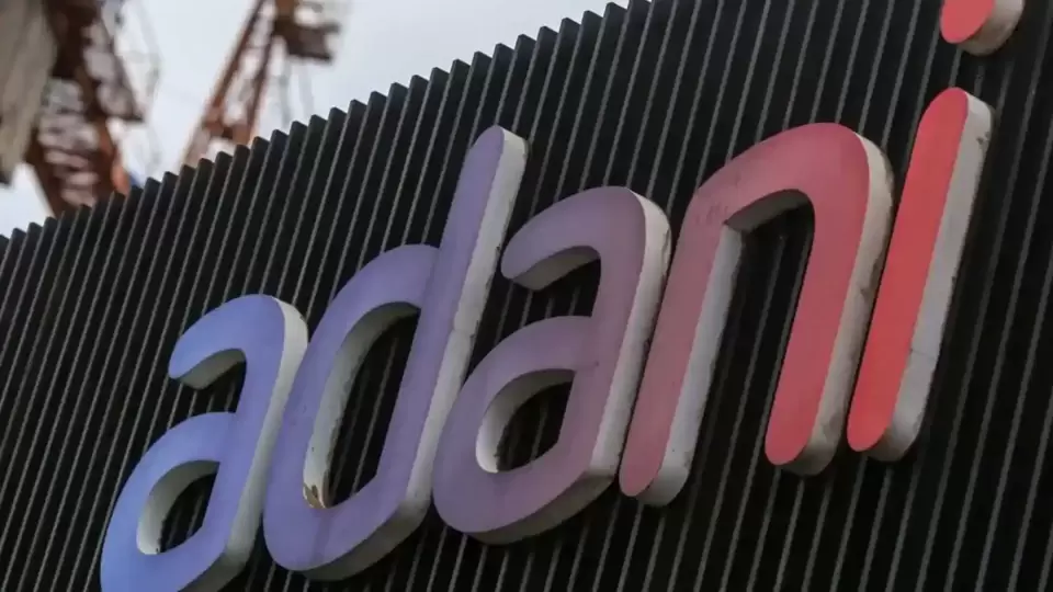 Adani Stocks : अदानी समूहाचे शेअर्स सावरणार? तिमाही निकालांकडून मोठी ...