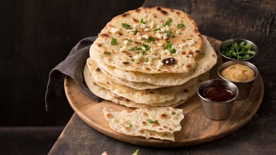Masala Onion Roti Recipe: नाश्त्यात बनवा चविष्ट मसाला कांदा पराठा ...