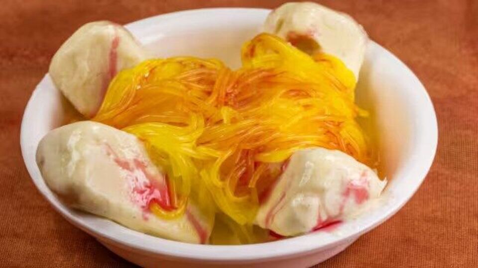 Faluda Recipe: कुल्फीची मजा डबल करतो फालुदा, फक्त एका साहित्याने बनवा घरीच