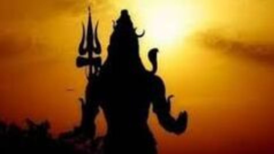 Lord Shiva : शंकराला प्रसन्न करण्याचे हे आहेत सर्वात सोपे उपाय