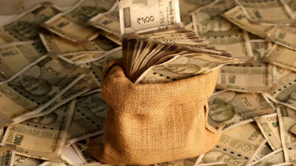 Crorepati Calculator : करोडपती होण्याचे स्वप्न सगळेच पाहतात, मग saving चा formula असा ठेवा