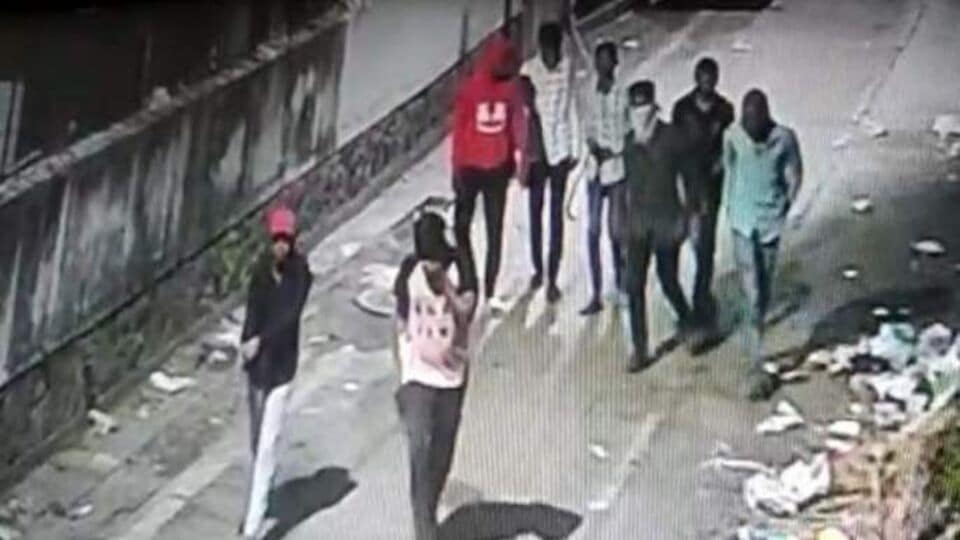 Pune Crime : पुण्यात चतुशृंगी परिसरात सराईत टोळक्याची दहशत; हातात ...