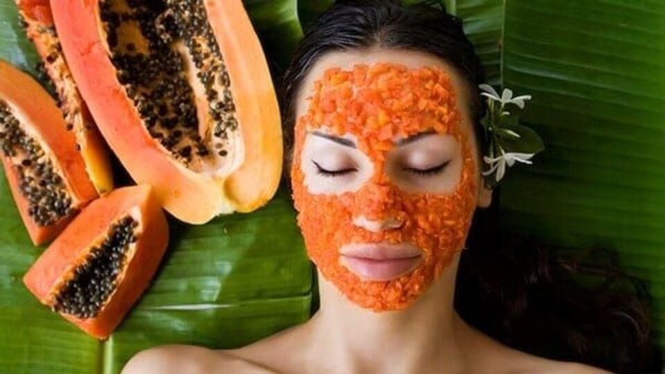 Papaya Fruit Face Pack: त्वचा टॅन झालीये? पपईचा फेसपॅक लावा!
