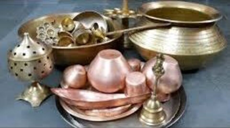 Puja Utensils Cleaning Tips: तांब्या-पितळचे भांडे काळे पडले? स्वच्छ आणि ...