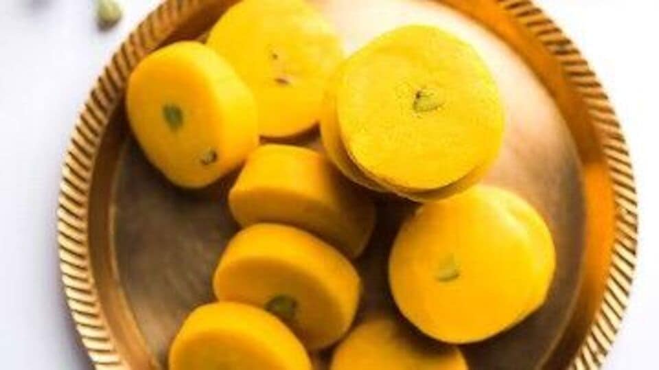 Mango Peda Recipe: उन्हाळ्यात बनवा आंब्याचे पेढे! नोट करा सोपी रेसिपी
