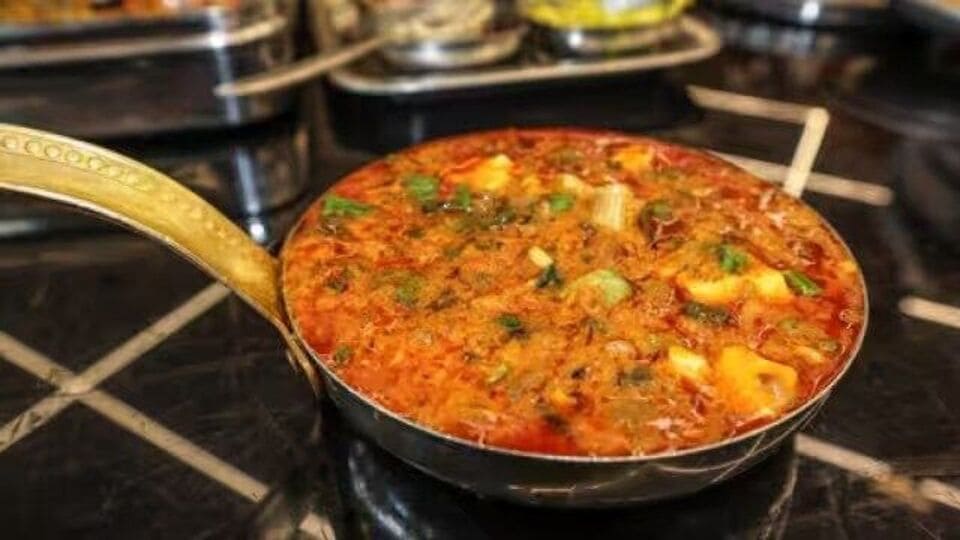 Summer Special Recipe: दही टाकून बनवा कांद्याची टेस्टी भाजी, पोळीसोबत ...