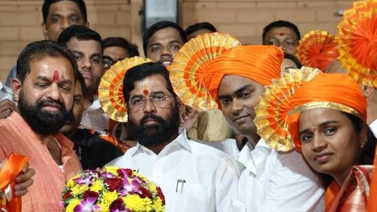 BMC Election : मुंबईत फोडाफोडी सुरू! ठाकरे गटाचे माजी नगरसेवक किरण ...