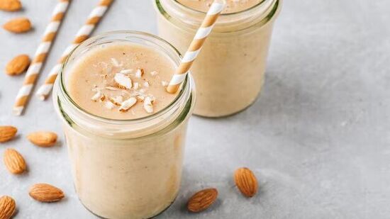 Badam Shake: उन्हाळ्यात अशा प्रकारे बनवा स्ट्रीट स्टाईल बदाम शेक ...