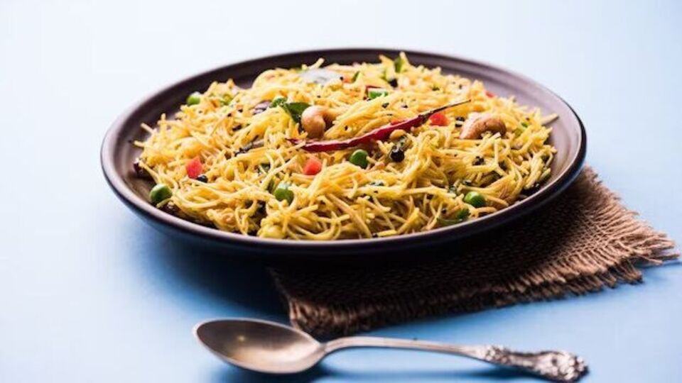 Sevai Upma: संध्याकाळच्या नाश्त्यात झटपट बनवा शेवयांचा उपमा, खूप सोपी आहे रेसिपी