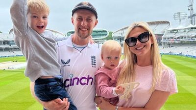 Joe Root : पोटासाठी बारमध्ये काम करयाची जो रूटची पत्नी, अशी आहे रोमँटिक ...