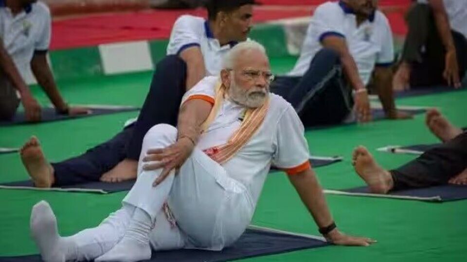 International Yoga Day: सर्वांनी योगसाधना करावी, पंतप्रधान नरेंद्र ...