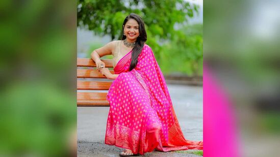 Apurva Gore: जरीच्या साडीत कशी सजून धजून... ‘आई कुठे काय करते’च्या ईशाचा मधाळ अंदाज बघाच!