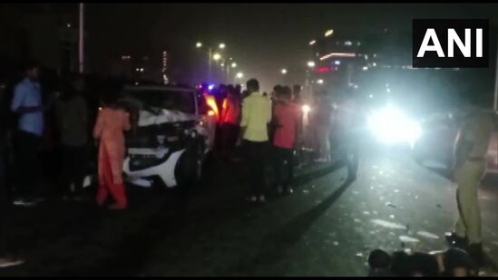 ISKCON Bridge Accident : गुजरातच्या इस्कॉन पुलावर भीषण अपघात, ९ लोकांचा ...