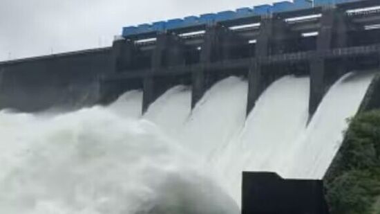 Dhamani Dam : पालघरमधील धामणी धरण ओव्हर फ्लो; पाचही दरवाजे उघडले; ९५ ...