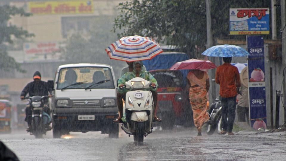Weather Update: अमरावतीत मुसळधार पाऊस; शेतकऱ्यांनी विक्रीसाठी आणलेले ...