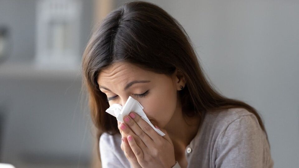 Cold Cough: सर्दी खोकल्याची समस्या आहे? या ५ घरगुती उपायांनी होईल दूर!