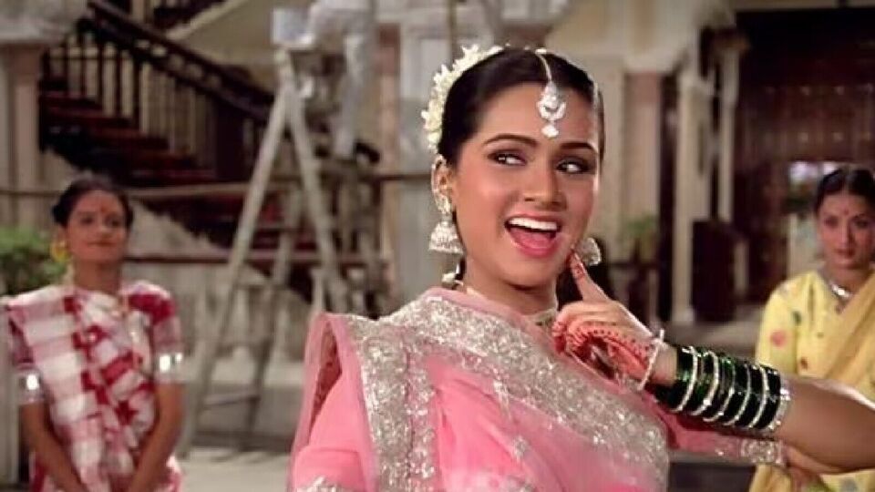 Padmini Kolhapure Birthday: पद्मिनी कोल्हापुरे यांना पळून जाऊन लग्न ...