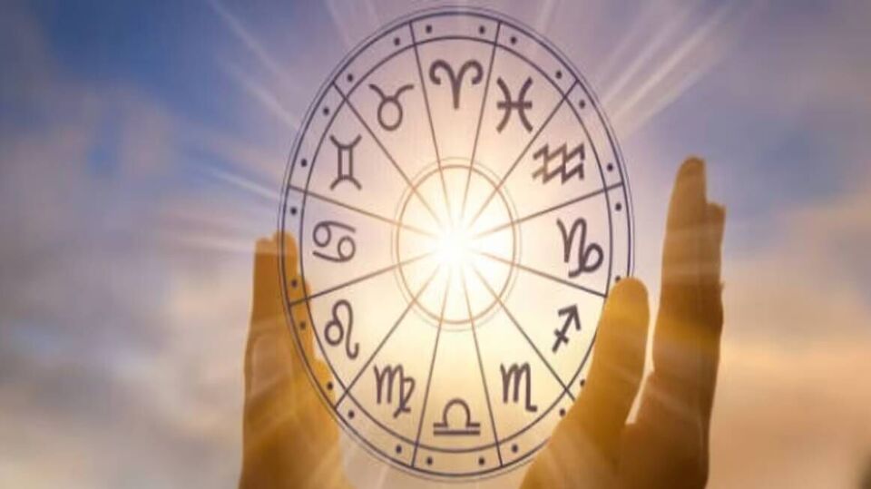 Guru margi 2023 : गुरू मार्गी होताच तीन राशींचं नशीब पालटणार, पुढचं ...