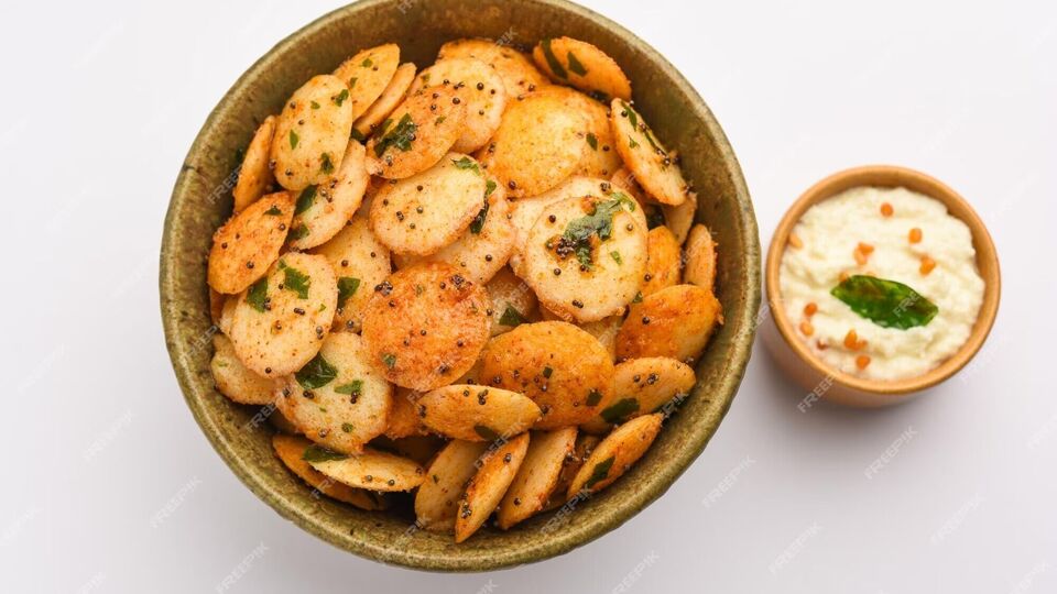 Idli Fry Recipe: नाश्त्यासाठी झटपट बनवा फ्राईड इडली, जाणून घ्या रेसिपी!