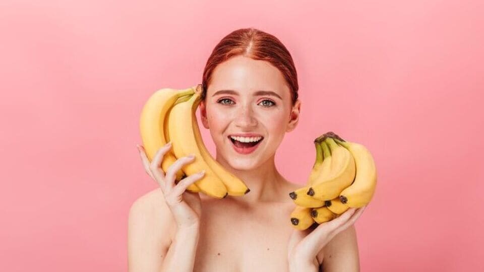 Banana Face Mask: हिवाळ्यात वापरा केळीपासून बनवलेला पॅक, त्वचा होईल सॉफ्ट!