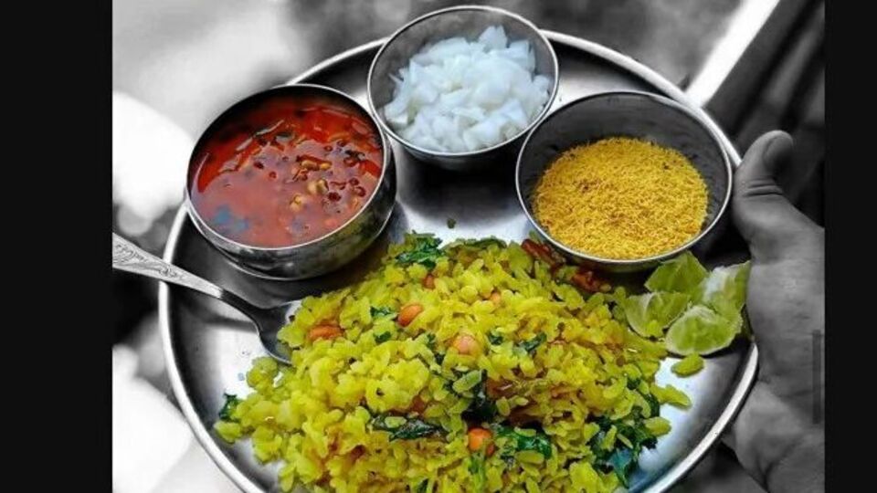 Tarri Poha Recipe: नाश्त्यासाठी बनवा नागपुरी तर्री पोहे, जाणून घ्या ...