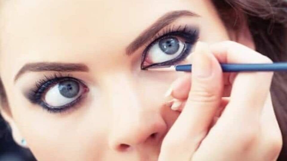 Eye Makeup: तुमचे डोळे छोटे आहेत? असा करा मेकअप, वाढेल डोळ्यांचे सौंदर्य!