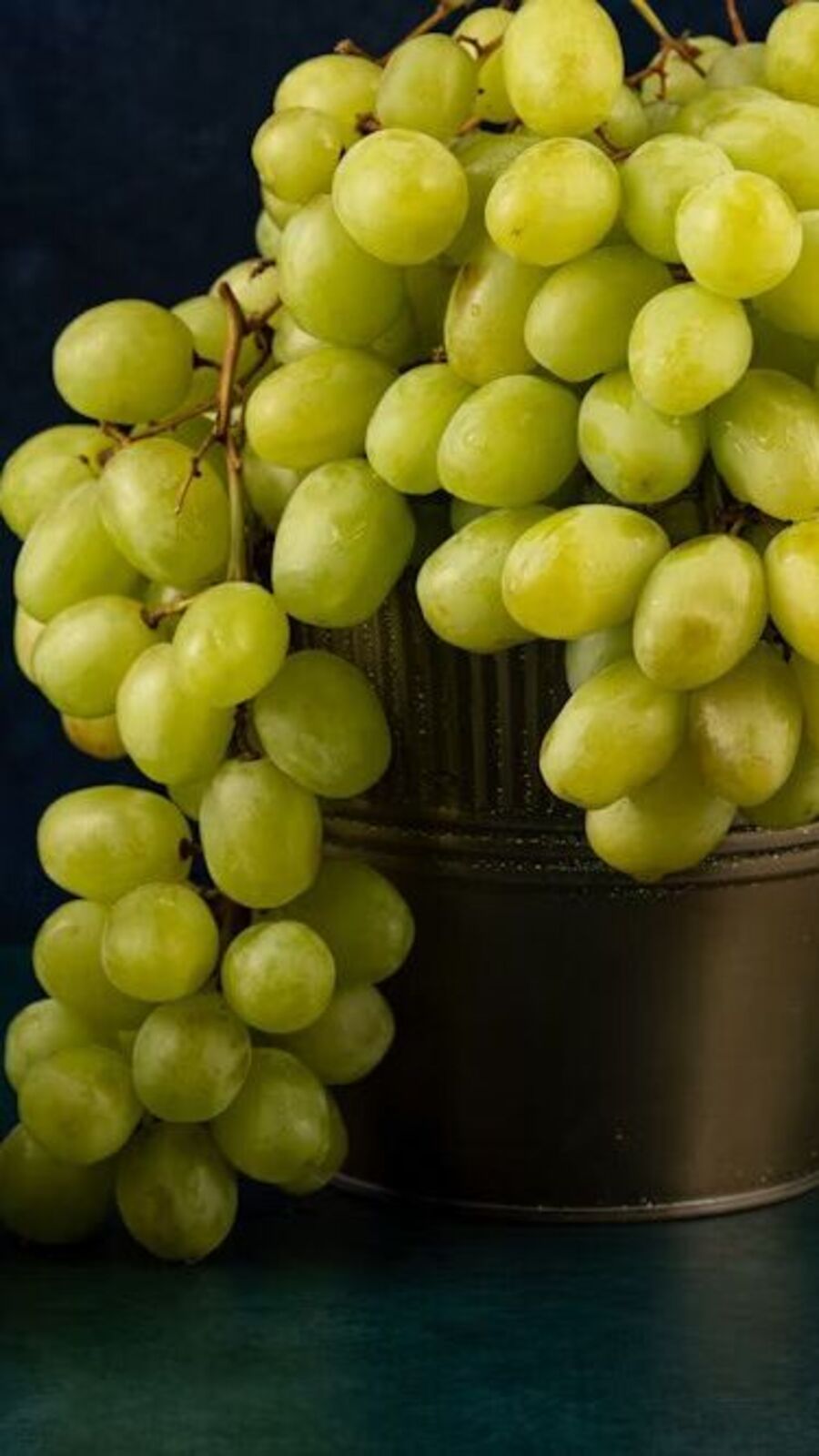 उन्हाळ्यात जास्त द्राक्षे खाऊ शकतो का?