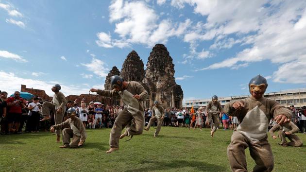 This monkey buffet in Bangkok is the cutest thing you will see today ...