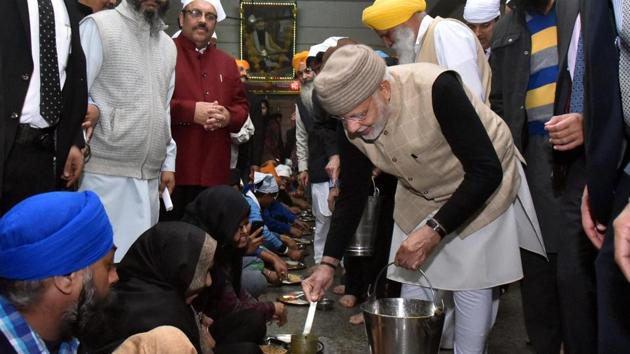 Narendra Modi becomes first PM to serve ‘langar’ at Golden Temple ...