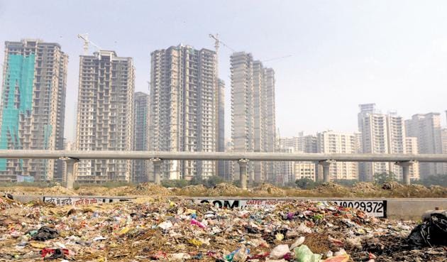 Garbage accumulates in Noida as contractual staff strike continues ...