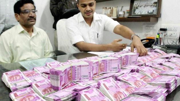 How are some getting crores in new notes? Supreme Court asks Centre ...