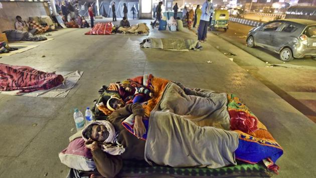 Out in the cold: The homeless brave winter nights on the streets ...