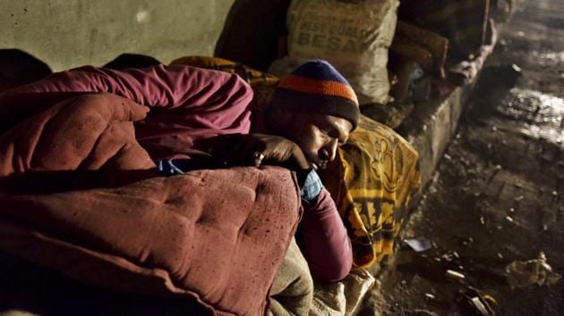 Out in the cold: The homeless brave winter nights on the streets ...