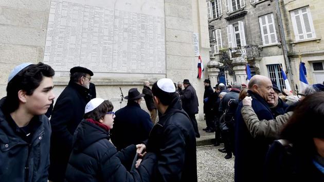 Another 5,000 Jews quit France for Israel: Agency | World News
