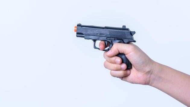 US boy pulls ‘gun’ on classmate demanding Chicken McNugget, girl smacks ...
