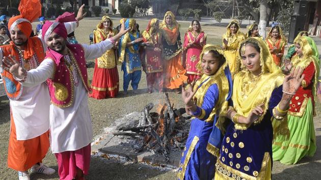 In pics: Glimpses of Lohri celebrations in Punjab | Hindustan Times
