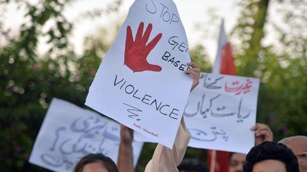 Honour killing: Pak mother sentenced to death for burning daughter ...